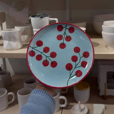 Ladybug Creative Offers Kid's Pottery Painting in Burlington, VT 05401